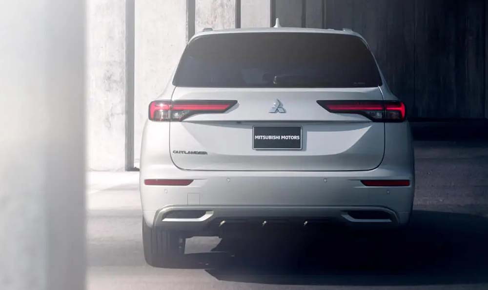 New Mitsubishi Outlander 2023 Left Hand Drive pictures, Interior photo ...