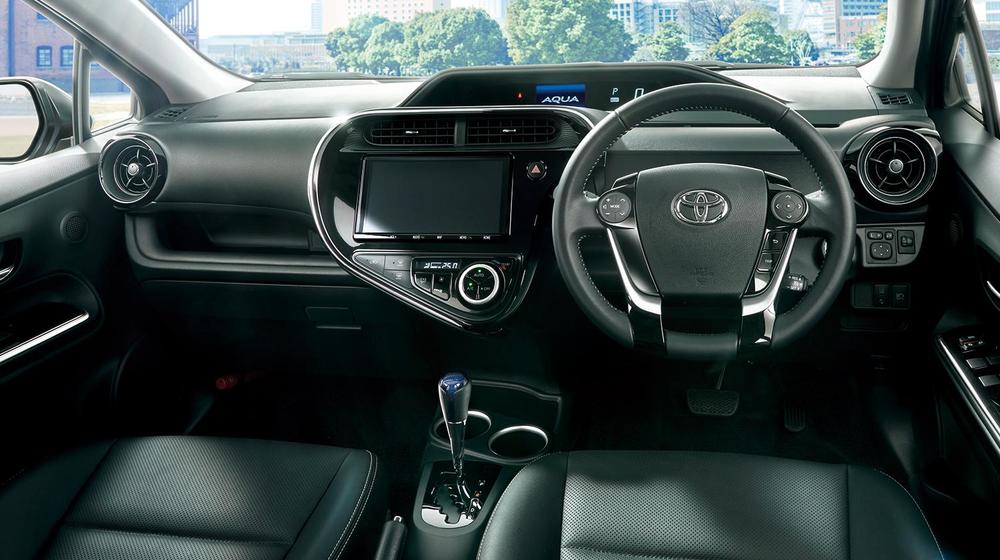 New Toyota Aqua Cockpit picture, Driver view photo and Interior image