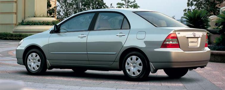 new-corolla-2004-rear.jpg