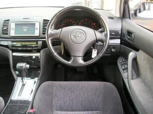 allion2004pearl-interior.jpg