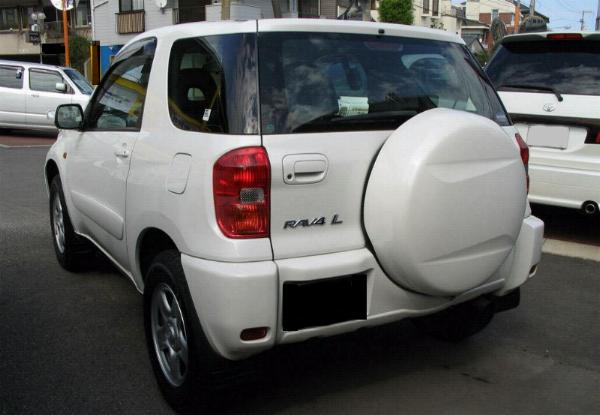 rav4-2001pearlMT-rear.jpg