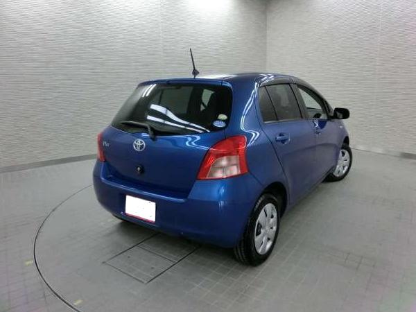 vitz2007Dblue-rear.jpg