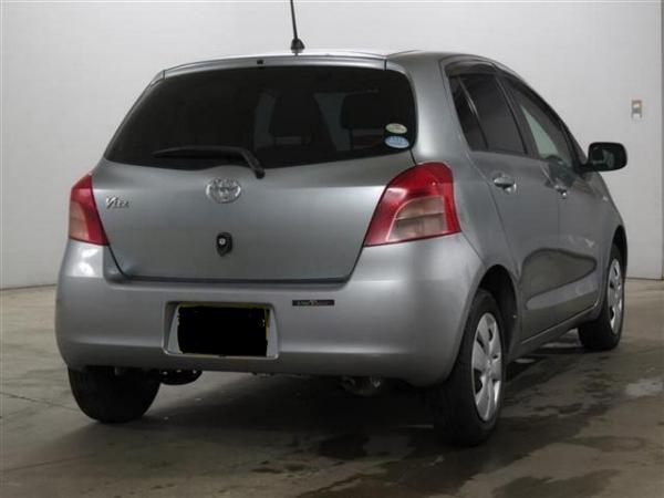 vitz2007grey-rear.jpg