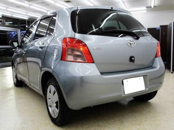 vitz2007silver-rear.jpg